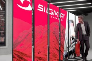 Traditional Roll-Up Banners And LED Poster Screens: Comparison And ...